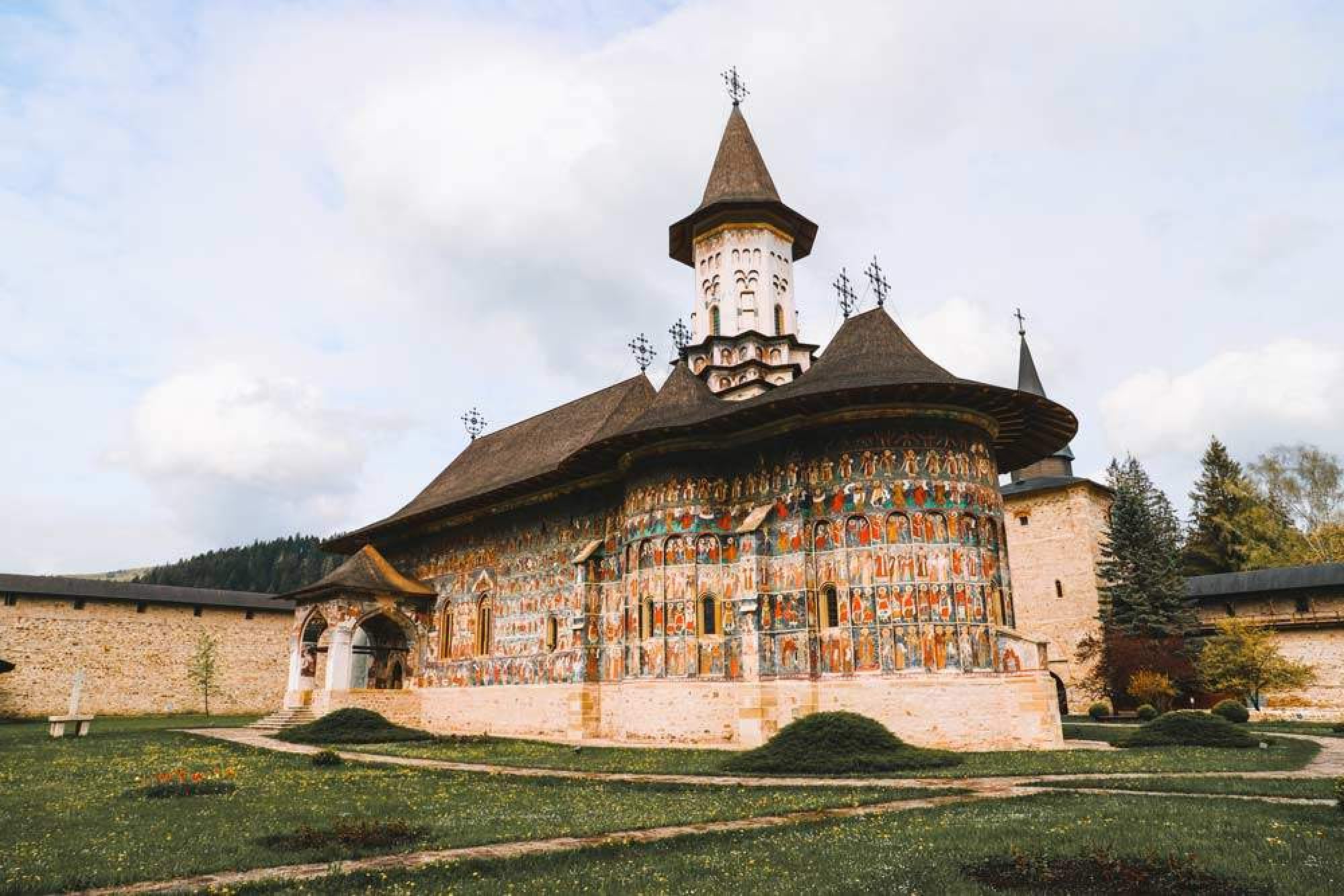 Ruta por los 7 MONASTERIOS PINTADOS de BUCOVINA, Rumanía ...